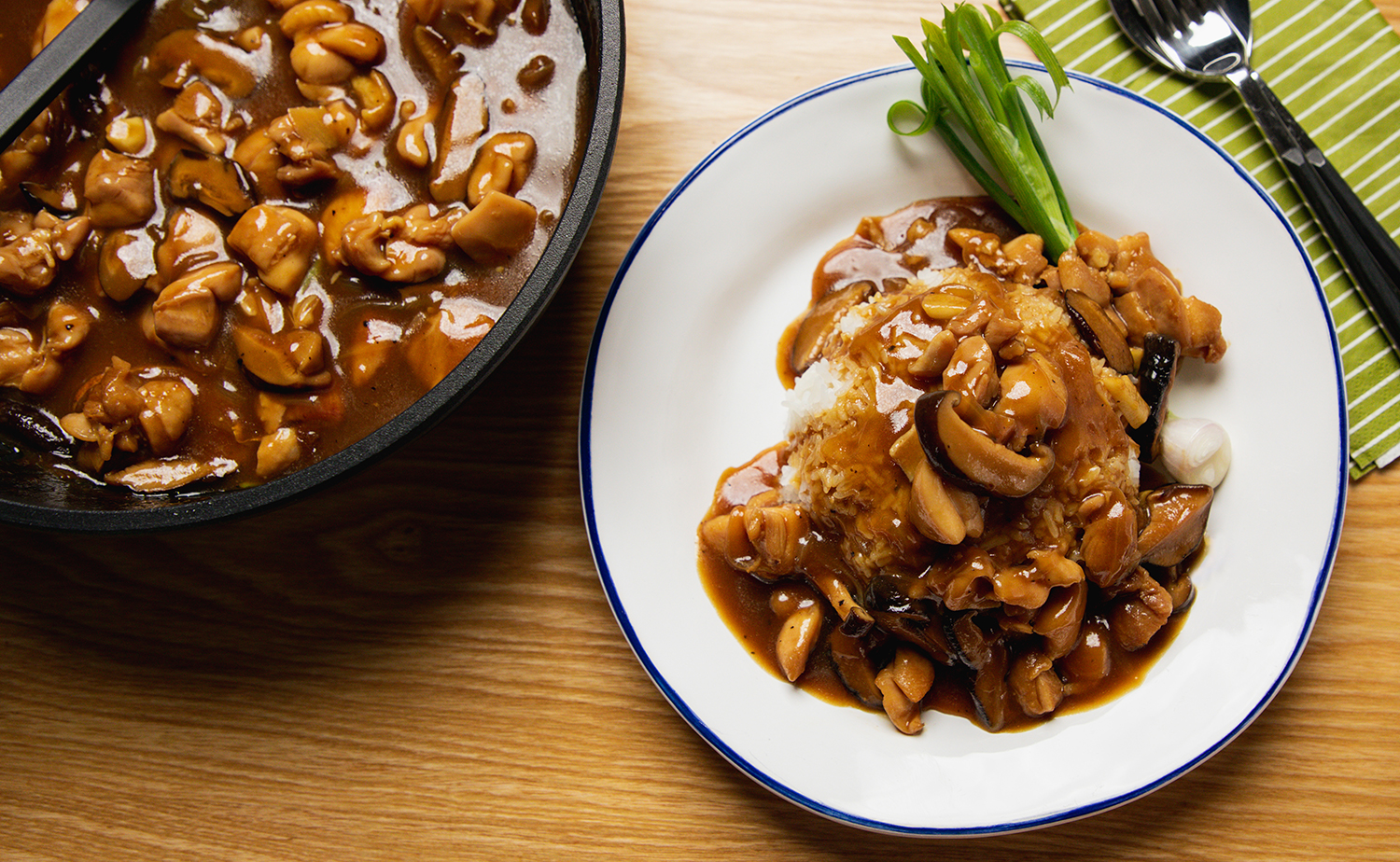 Chicken and Shiitake Gravy Rice (ข้าวหน้าไก่เห็ดหอม)