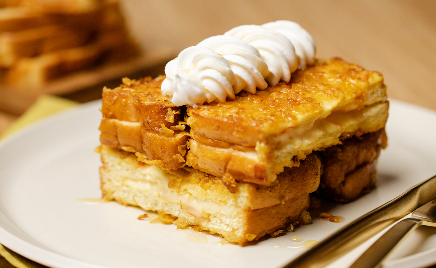 Cornflake Toast with Honey Custard Filling (คอร์นเฟลกโทสต์ไส้คัสตาร์ด ...