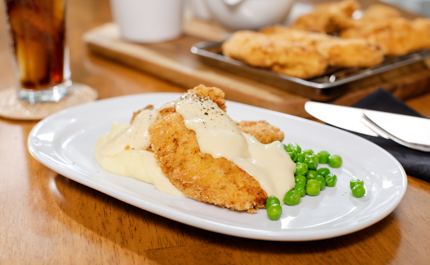 Chicken Fingers, Cheesy Mashed Potato and Gravy (ไก่ทอดมันบดชีส)