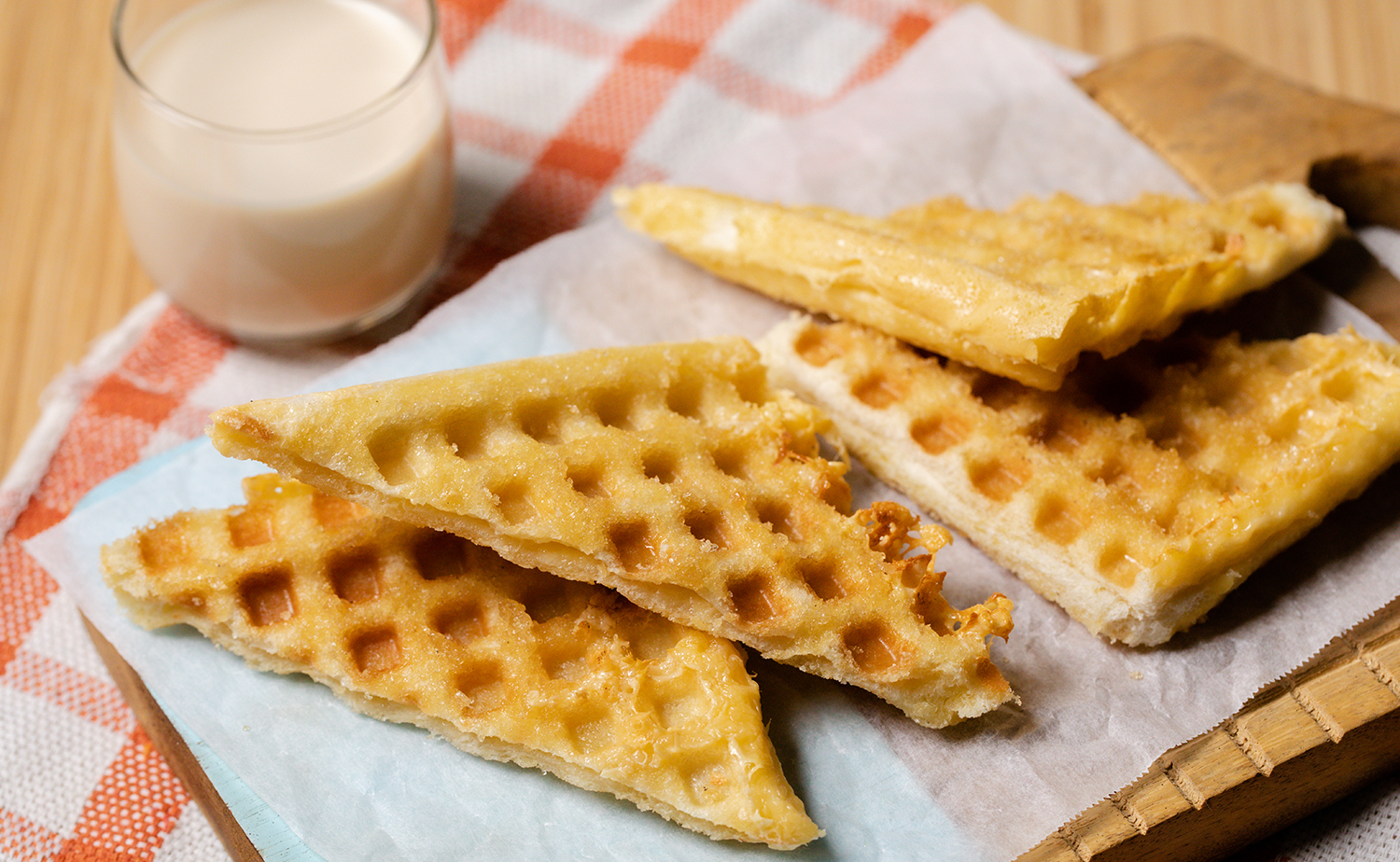 Waffled Caramelized Cheese Toastie (วาฟเฟิลคาราเมลชีสโทสตี้)