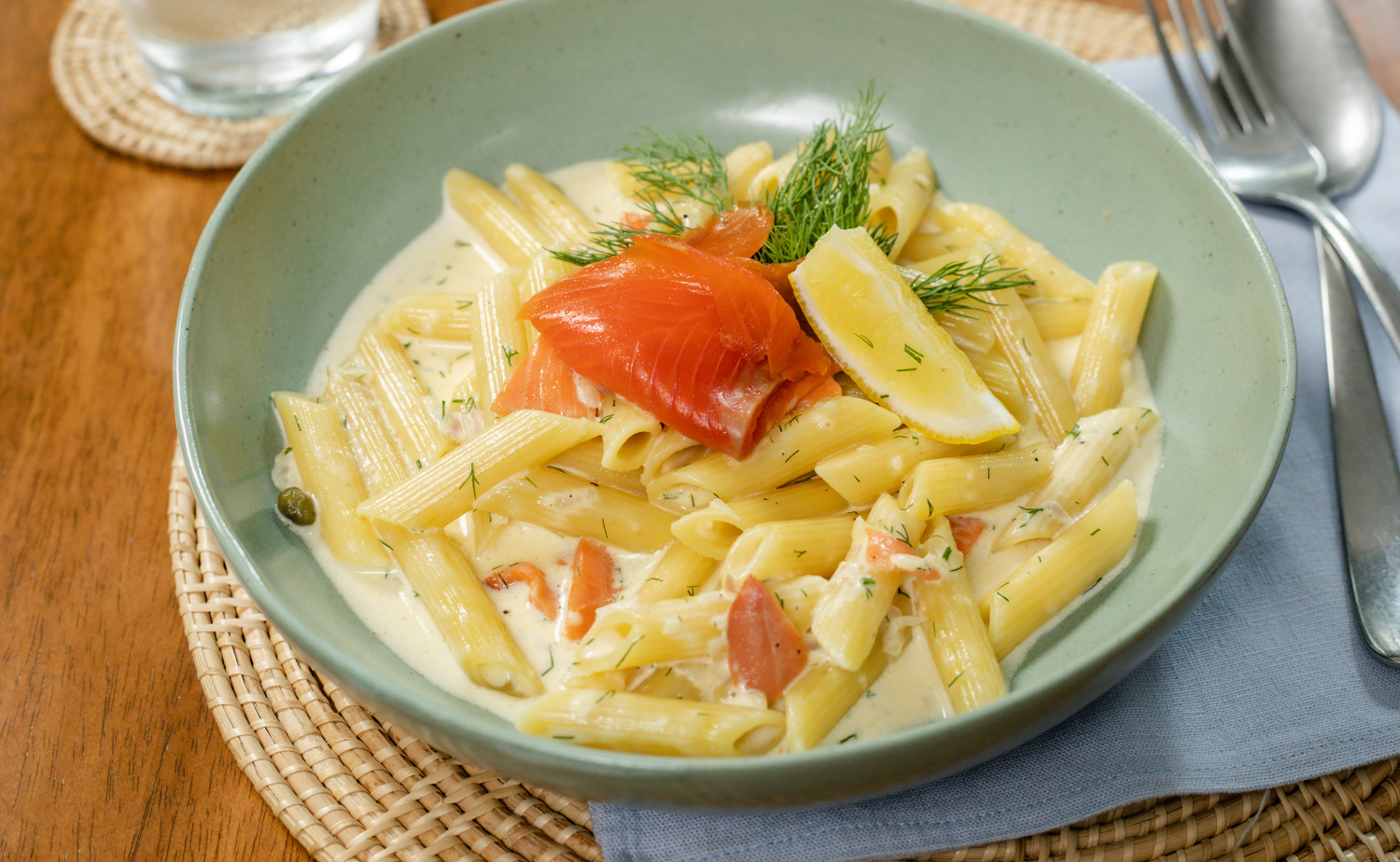 Creamy Penne with Smoked Salmon (เพนเน่สโมคแซลมอนครีม)