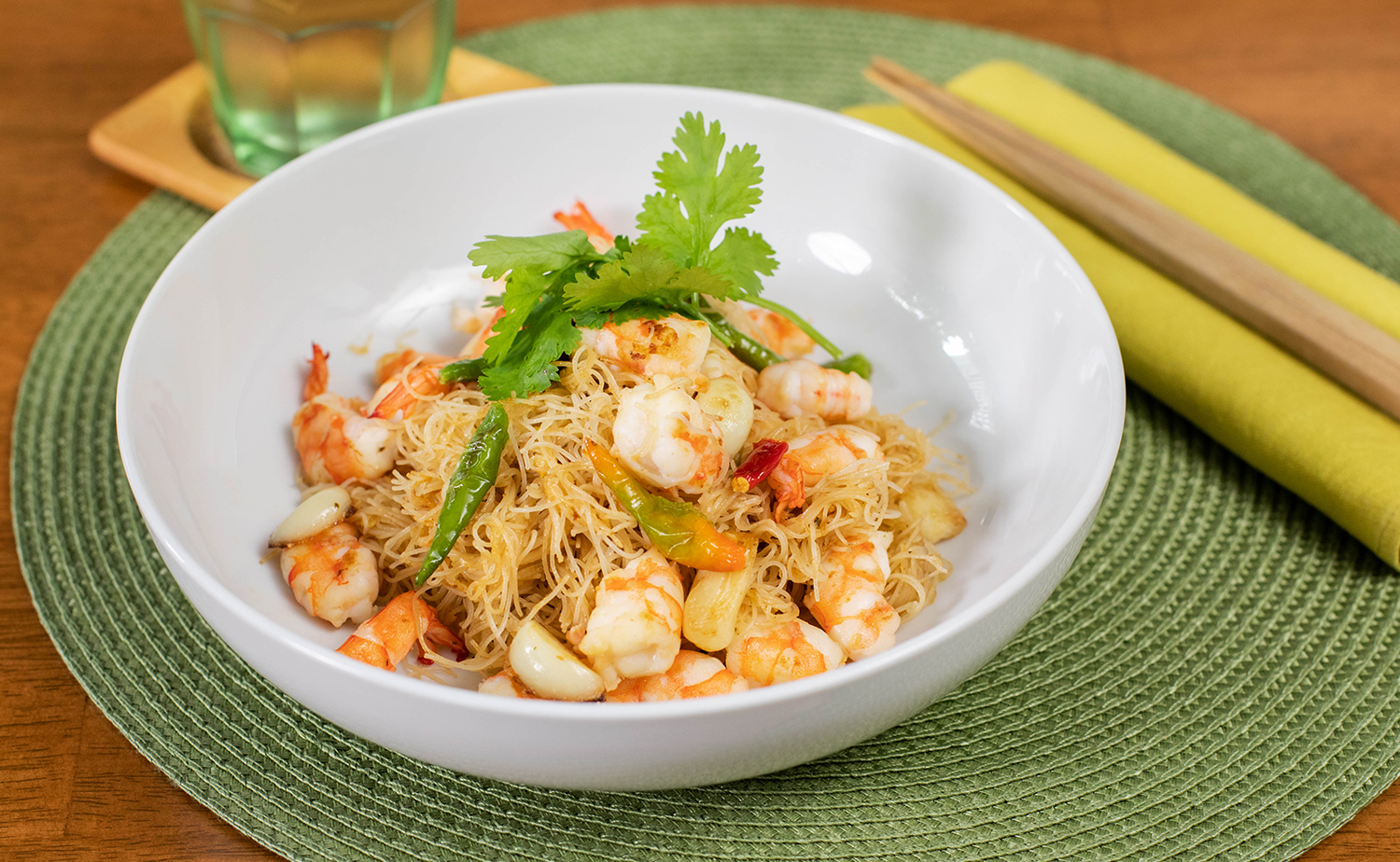 Rice Vermicelli with Chilli and Prawn (เส้นหมี่ผัดกุ้งพริกขี้หนู)
