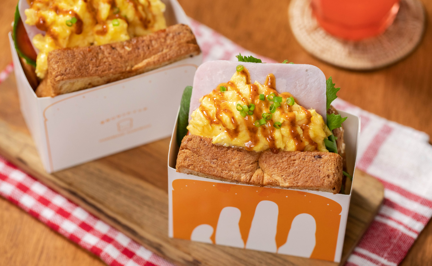 Chilli Paste Egg Drop Sandwich (เอ้กดรอปแซนด์วิชพริกเผา)