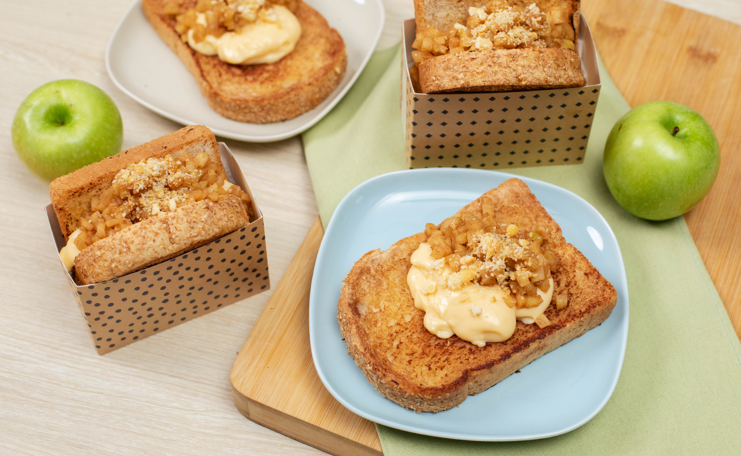 Cinnamon Apple and Cream Toast (ชินนามอนแอปเปิ้ลแอนด์ครีมโทสต์)