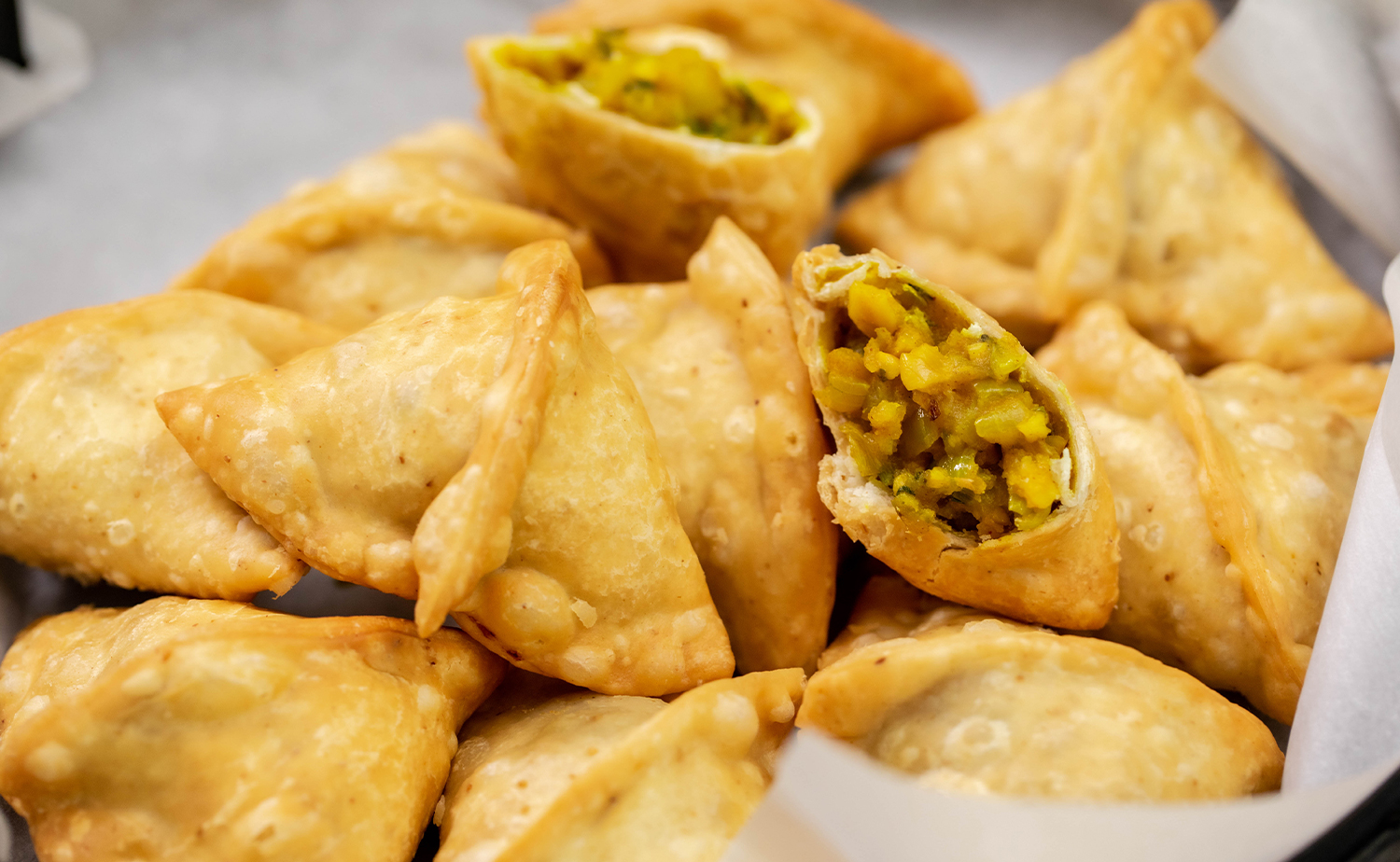 Vegetarian Samosa (ซาโมซ่ามังสวิรัติ)