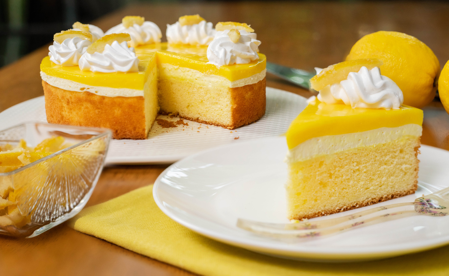 The Ultimate Lemon Cake (สุดยอดเค้กเลมอน)