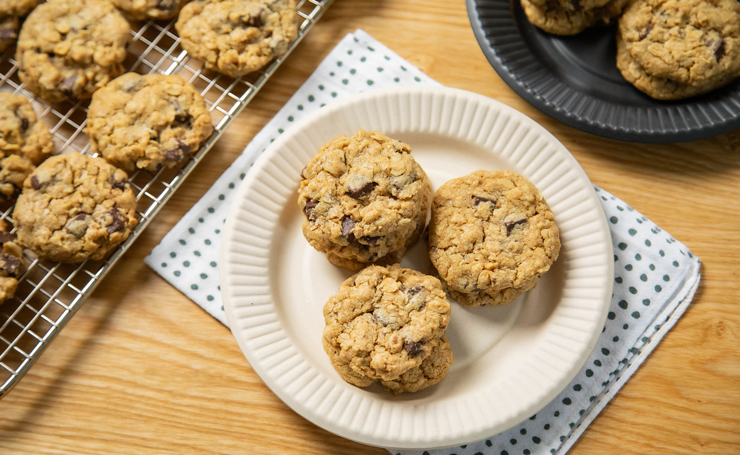 Chocolate Oatmeal Cookies (ช็อกโกแลตโอ๊ตคุกกี้)