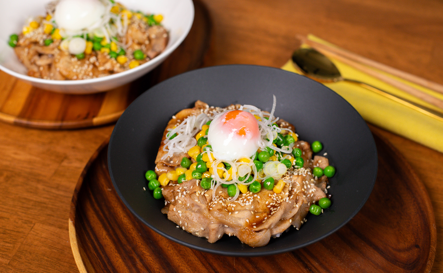 Yakiniku Don (ข้าวหน้ายากินิกุ)