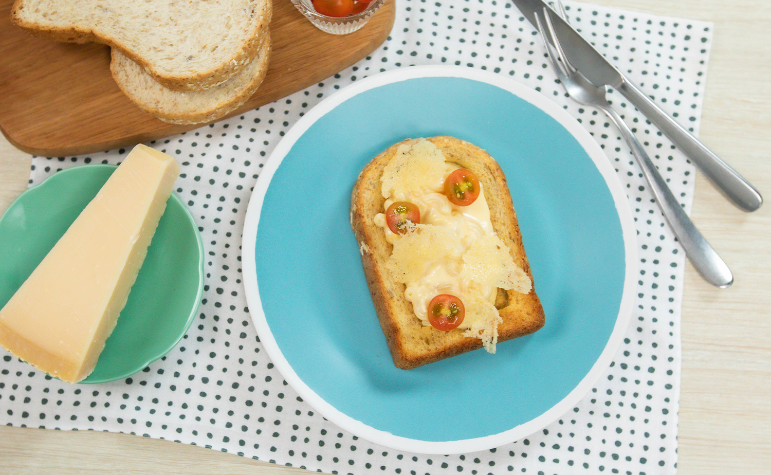 Mac and Cheese Toast (ขนมปังหน้าแมคแอนด์ชีส)