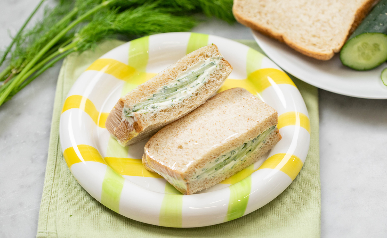 Cucumber & Cream Cheese Sandwich (แซนด์วิชครีมชีสแตงกวา)