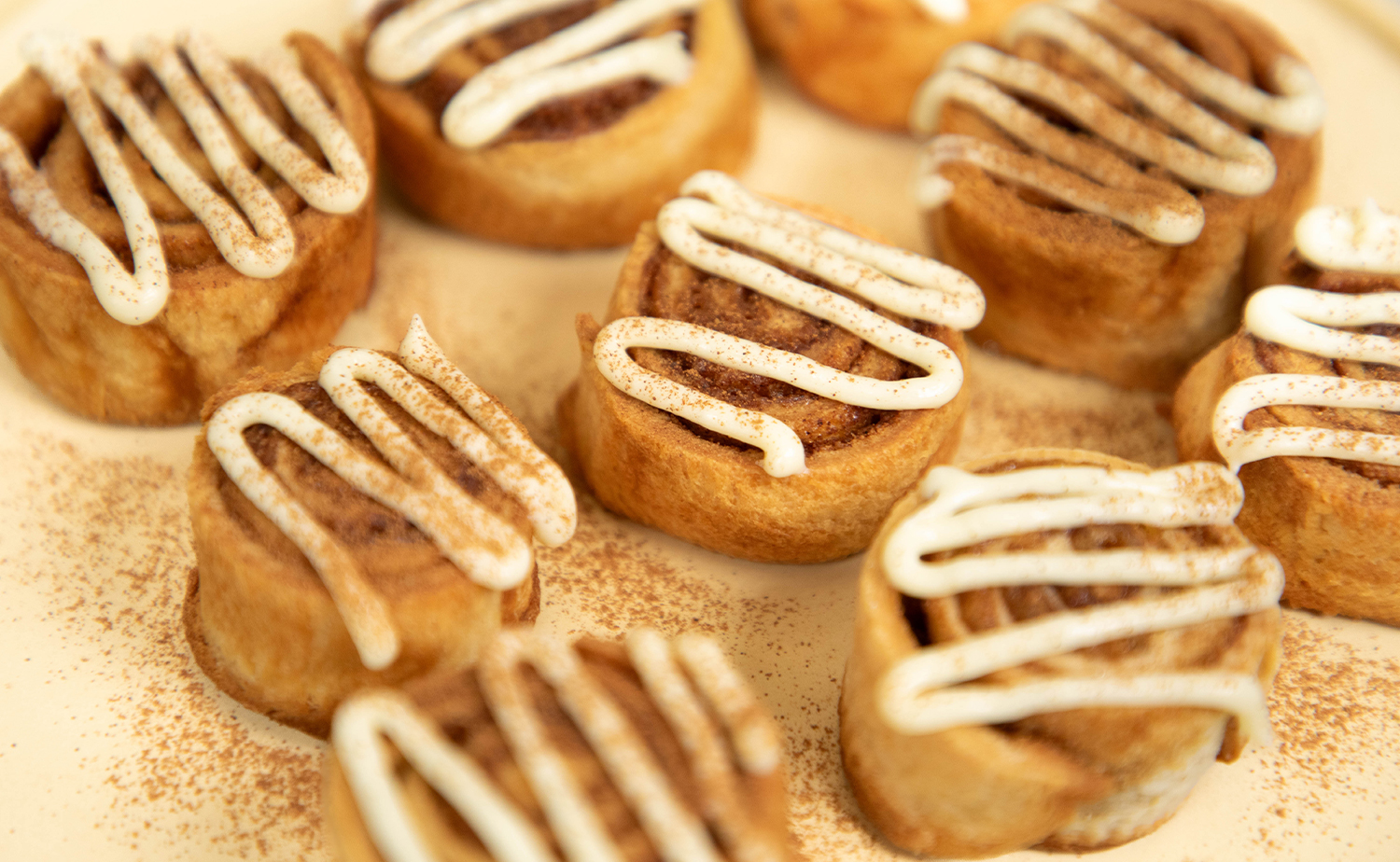 Rolled Cinnamon Bread (ขนมปังโรลชินนาม่อน)