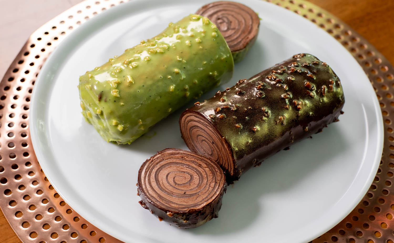 Chocolate Crepe Cake Roll (ช็อกโกแลตเครปเค้กโรล)