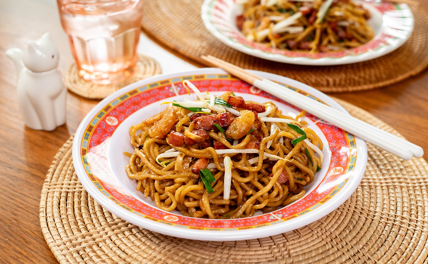 Soy Sauce Noodle Supreme (บะหมี่ไข่ผัดซอส)