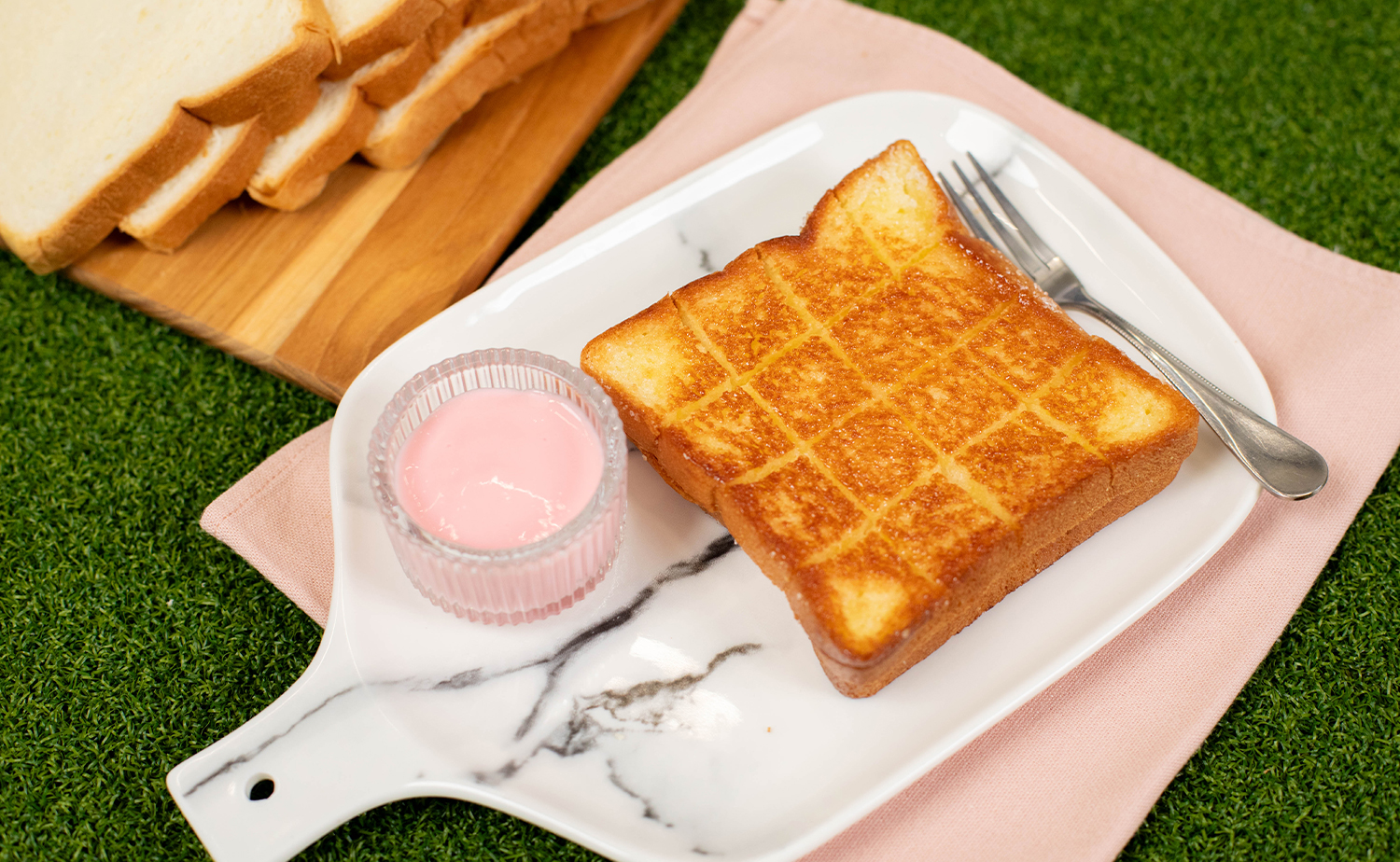 Sugared Butter Toast with Cream Cheese Filling (ขนมปังเนยน้ำตาลไส้ครีมชีส)