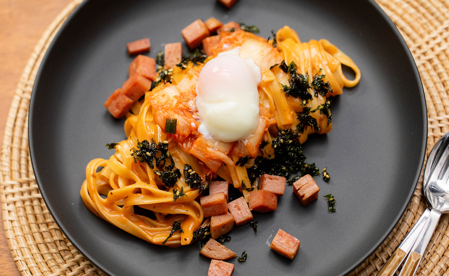 Fettuccine with Gochujang Cream & Onsen Egg (เฟตตูชินีครีมโคชูจังไข่เยิ้ม)
