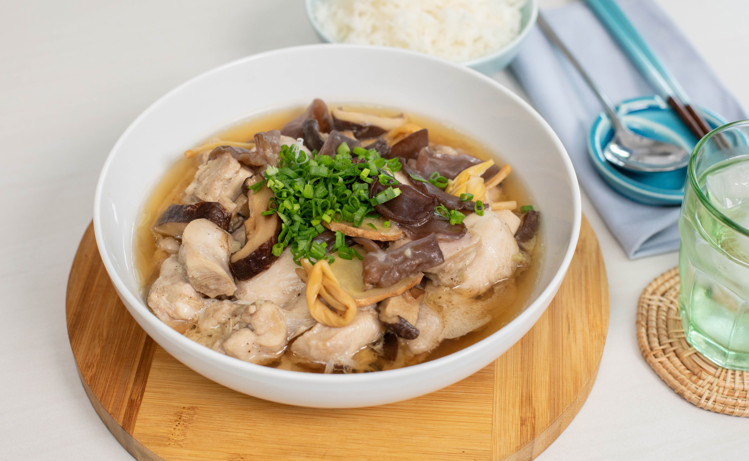 Cantonese Silky Chicken with Mushrooms (ไก่นึ่งเห็ดหอมกวางตุ้ง)