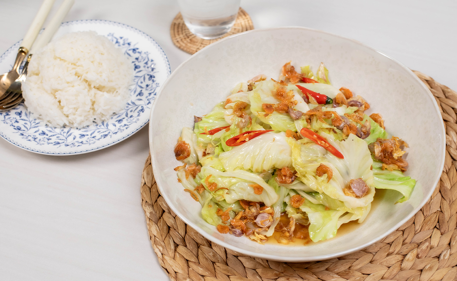 Wok-Fried Cabbage with Fish Sauce (กะหล่ำปลีผัดน้ำปลา)