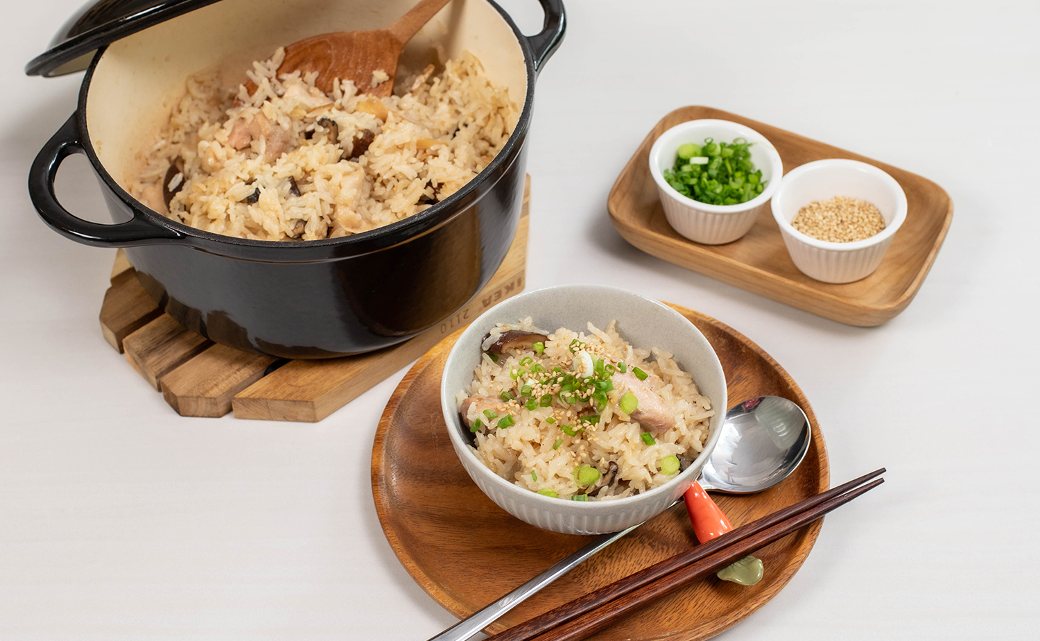 Chicken and Mushroom Clay Pot Rice (ข้าวไก่เห็ดหอมอบหม้อดิน)