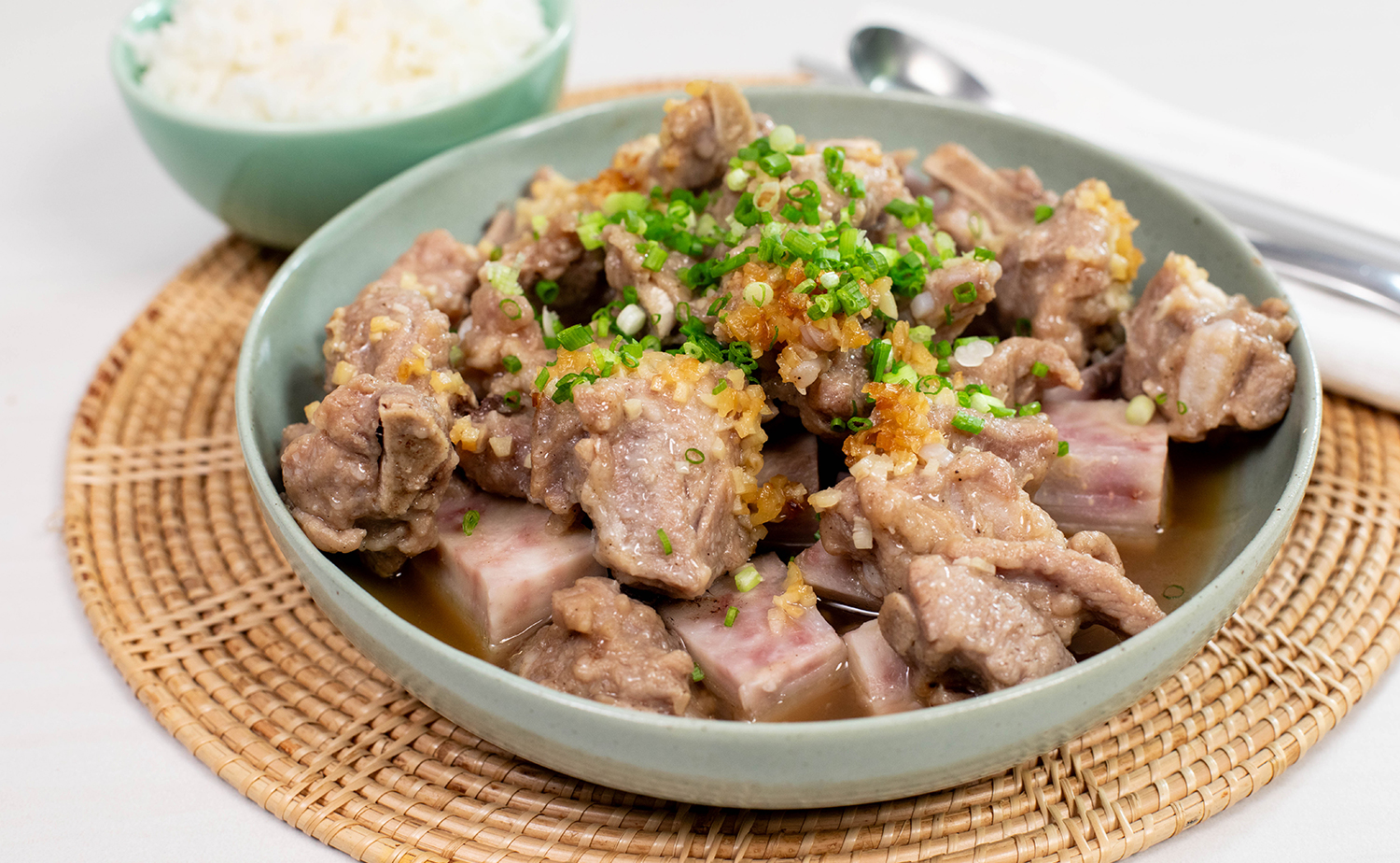 Chinese Steamed Pork Ribs with Taro (ซี่โครงหมูนึ่งเผือกสไตล์จีน)