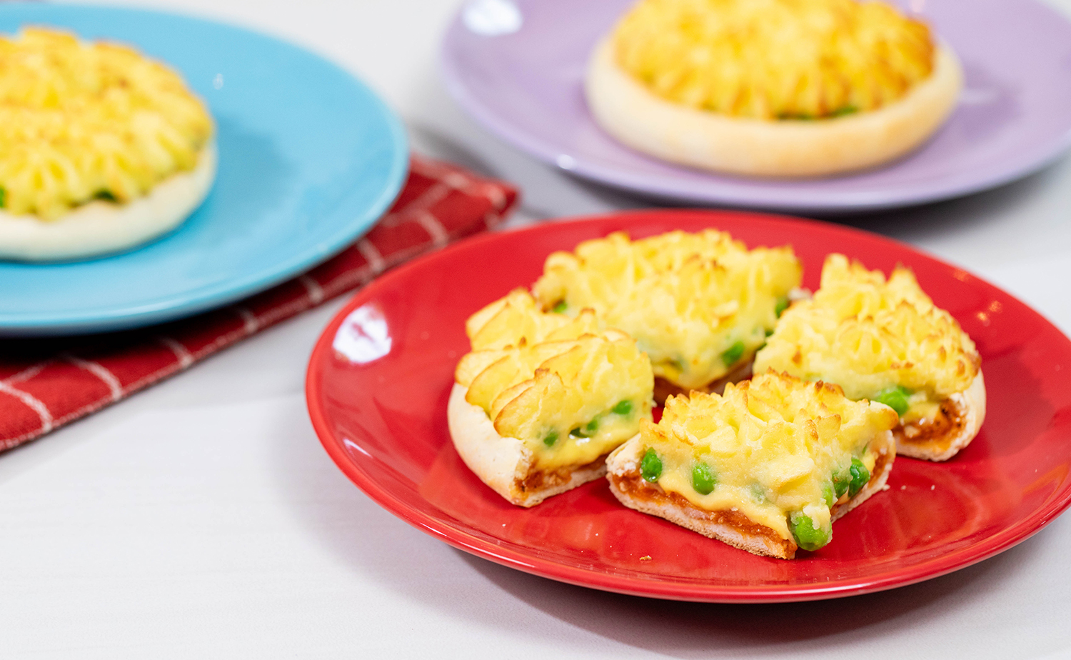 Pocket Pizza Pie with Mashed Potato (พ็อกเก็ตพิซซ่าพายมันบด)