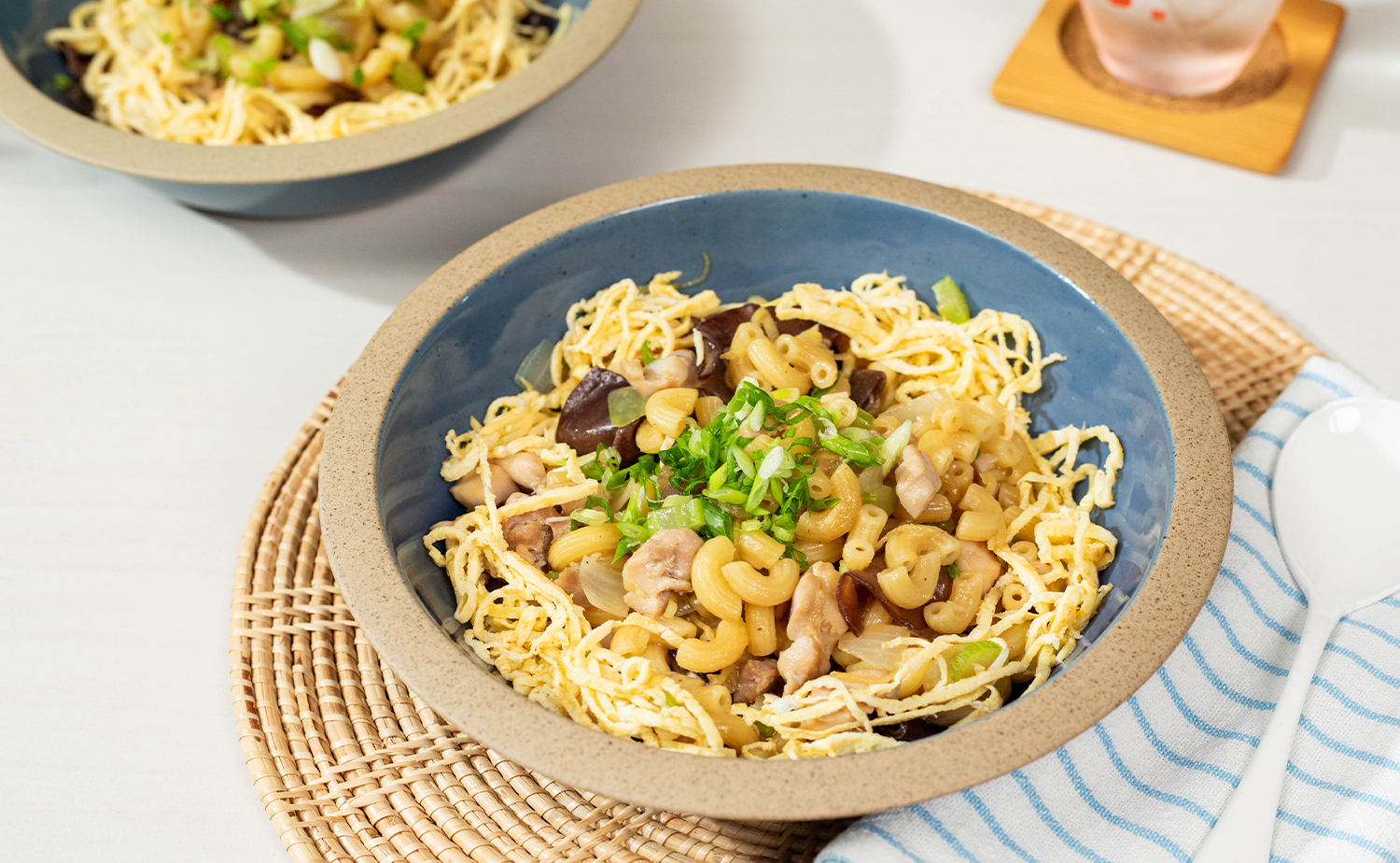 Stir-Fried Chicken & Wood Ear Mushroom Pasta (พาสต้าไก่ผัดขิงกับเห็ดหูหนู)