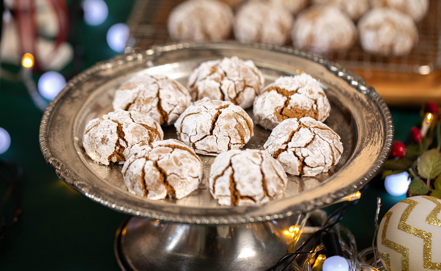 Gingerbread Crinkle Cookies (คุกกี้ขิงหน้าแตก)
